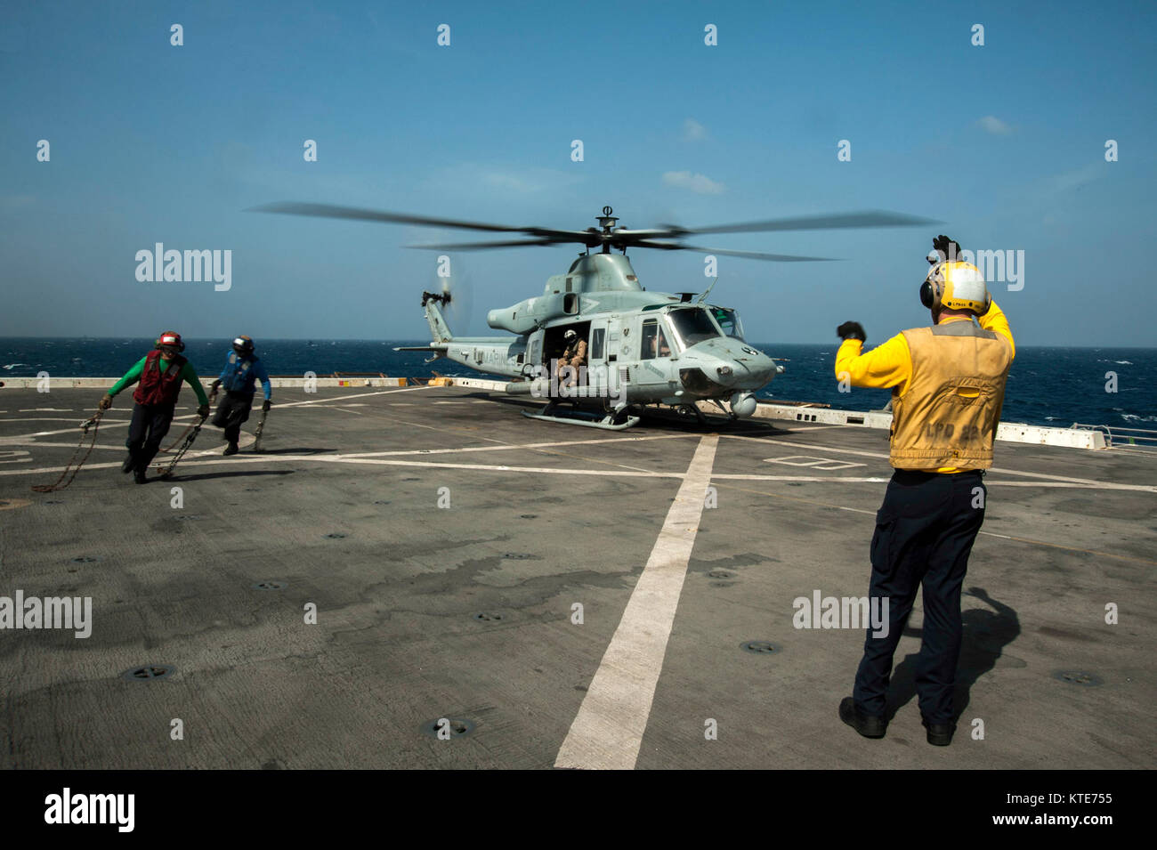 U.S. 5TH FLEET AREA OF OPERATIONS (Dec. 20, 2017) Aviation Boatswain’s ...