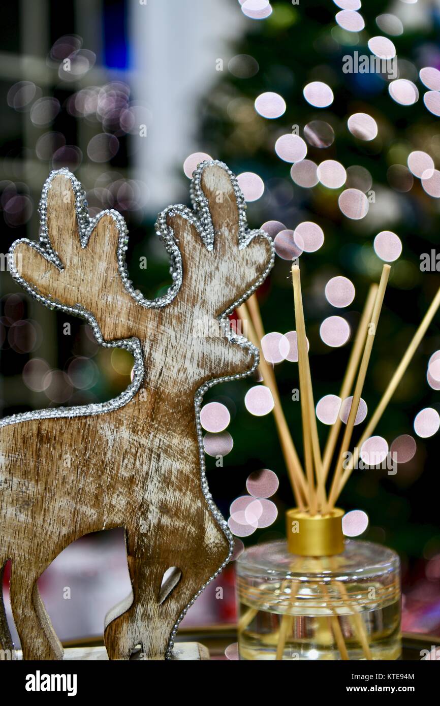 Reed diffuser hi-res stock photography and images - Alamy