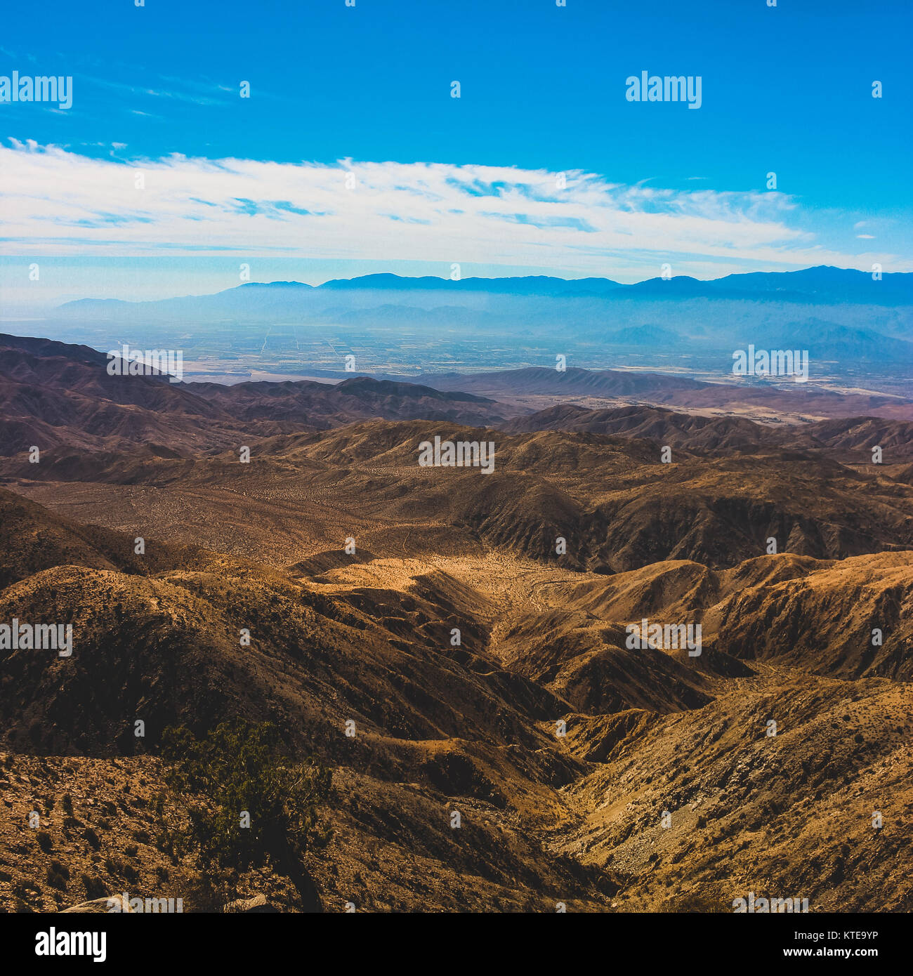 Beautiful overlook of San Bernardino Mountains and Coachella Valley ...