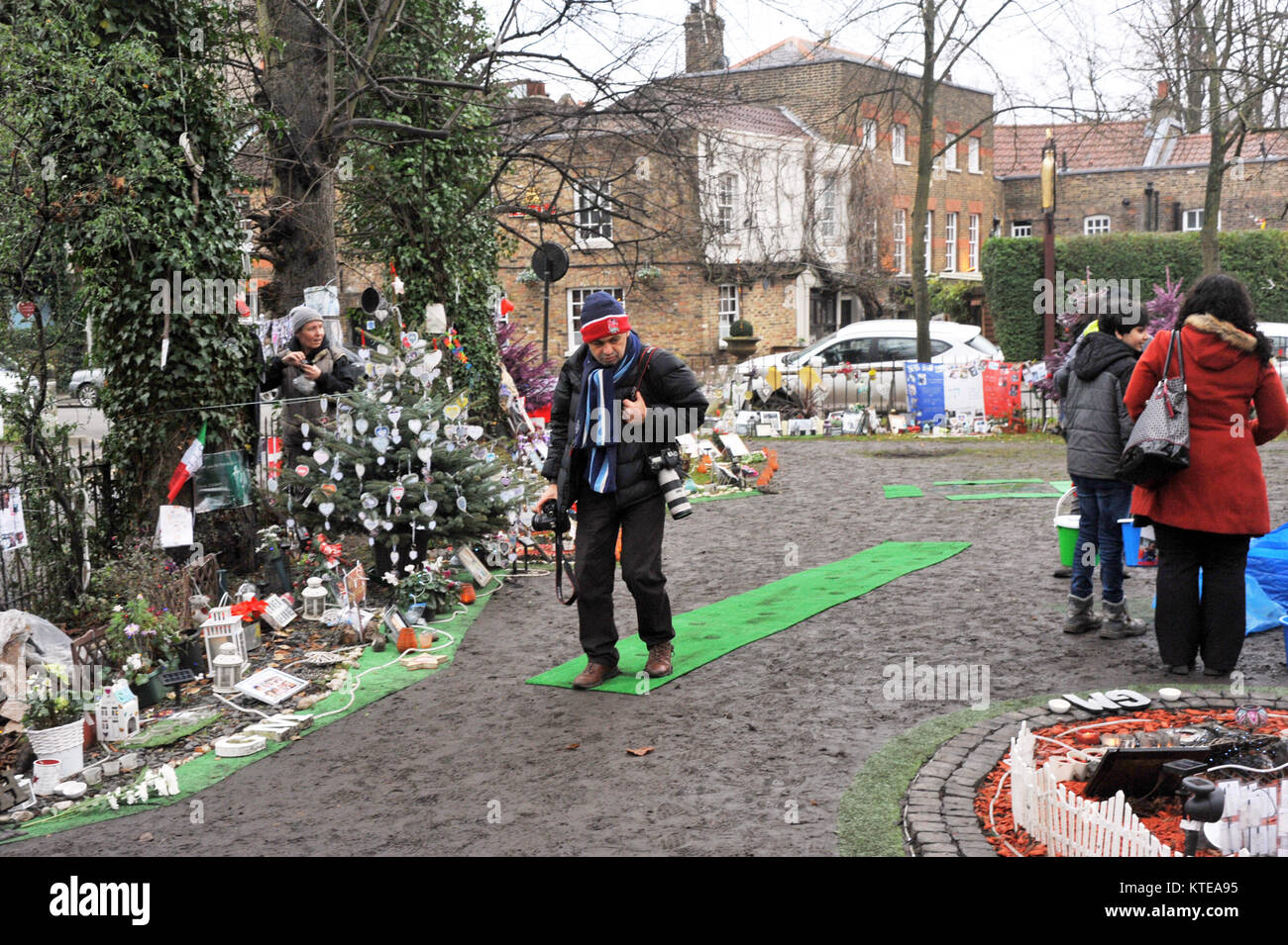London, UK, 23/12/2017 Tributes outside the Highgate home of George ...