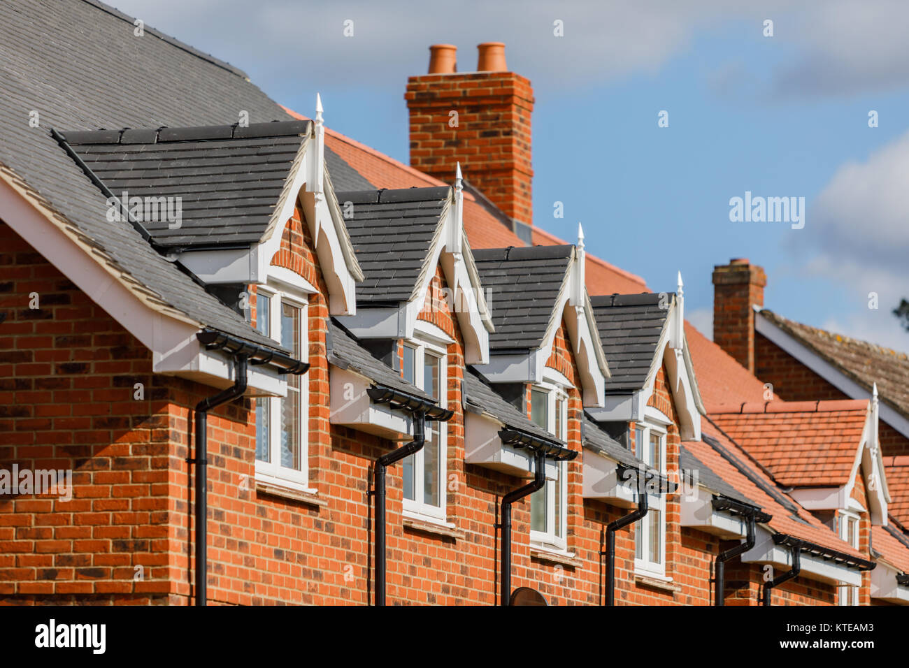 Modern house roof hi-res stock photography and images - Alamy