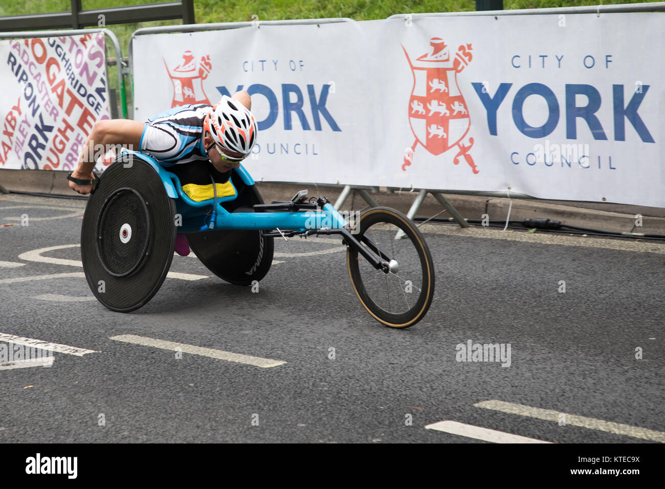 Disabled running race hi-res stock photography and images - Alamy