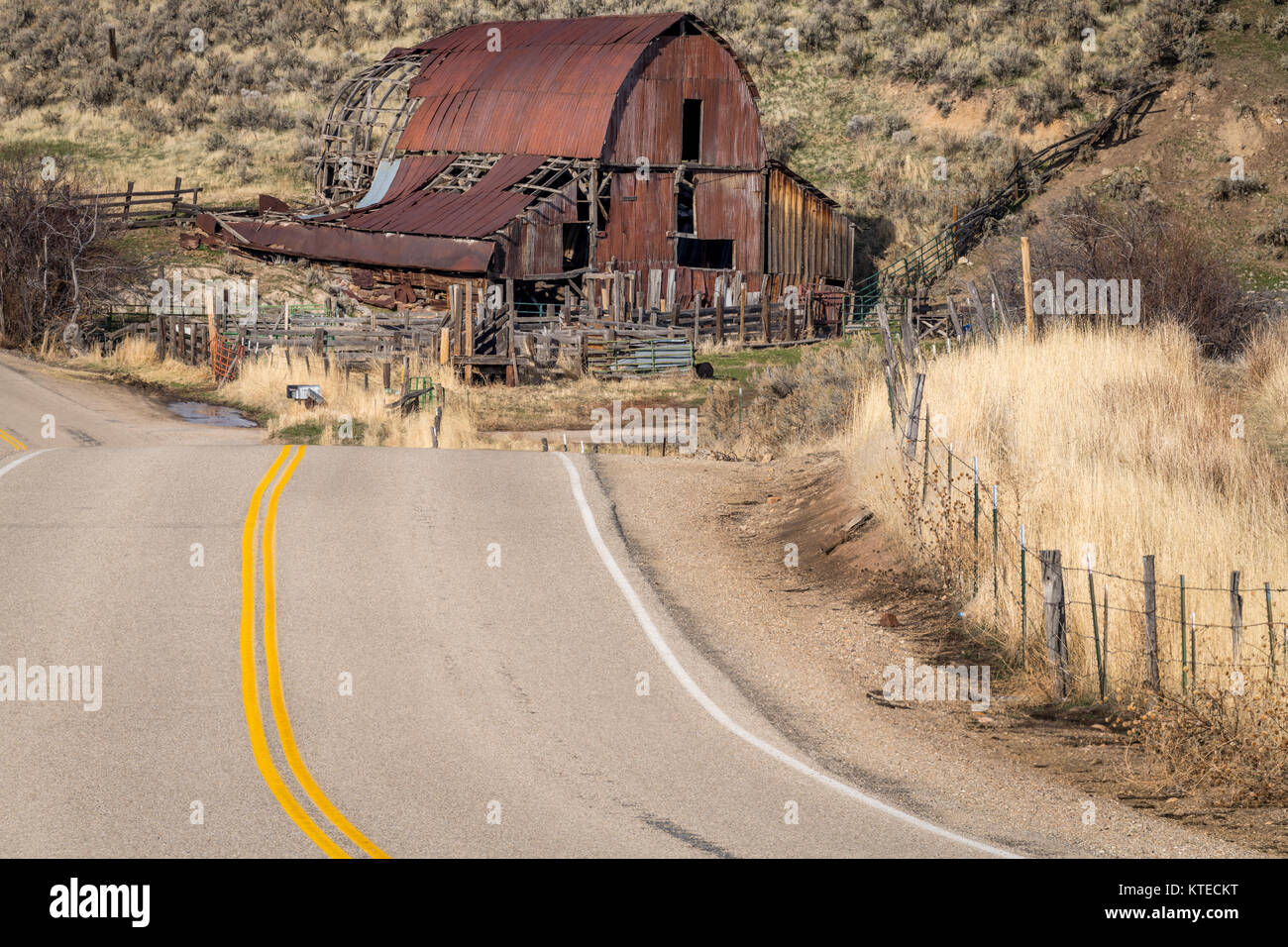 Our country is falling apart hi-res stock photography and images - Alamy