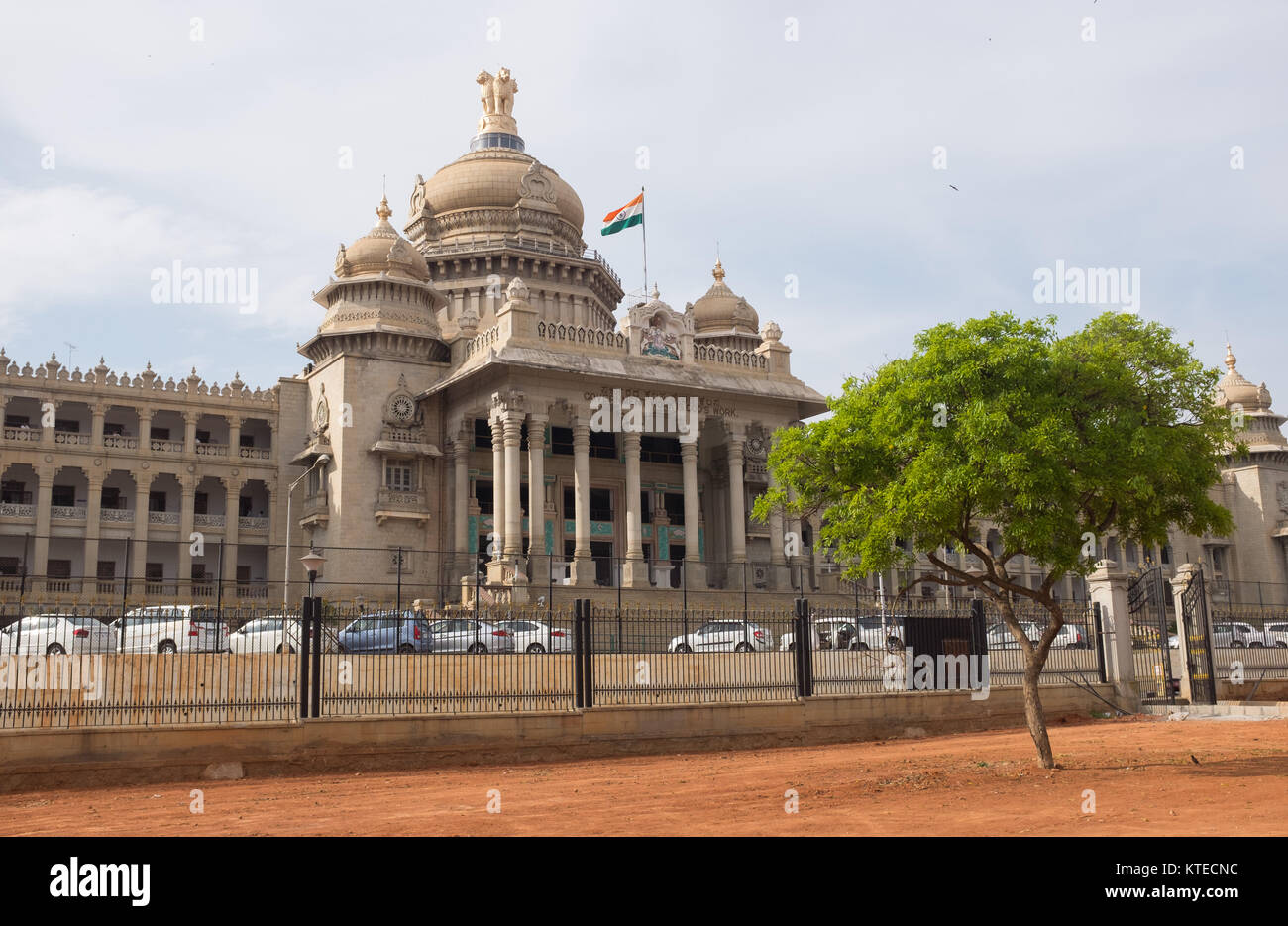 Vidhana soudha bengaluru hi-res stock photography and images - Alamy