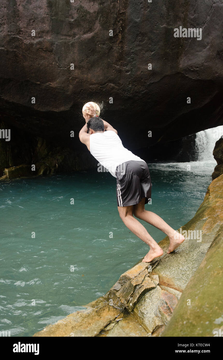 Falling cliff boy High Resolution Stock Photography and Images - Alamy