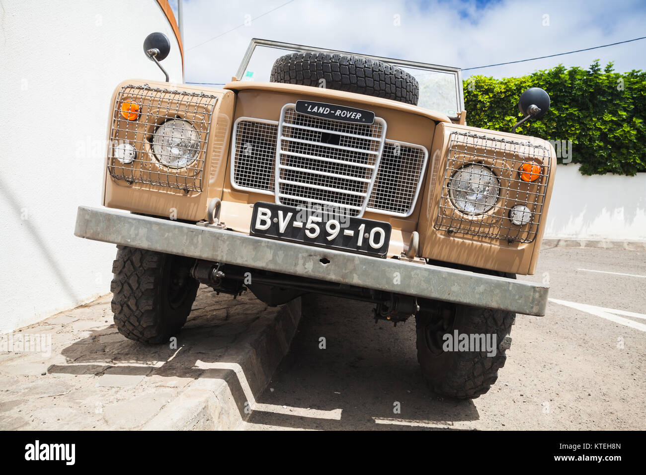 Old series land rover vehicle hi-res stock photography and images - Alamy
