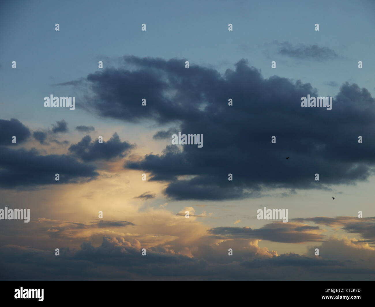 Twilight background hi-res stock photography and images - Alamy