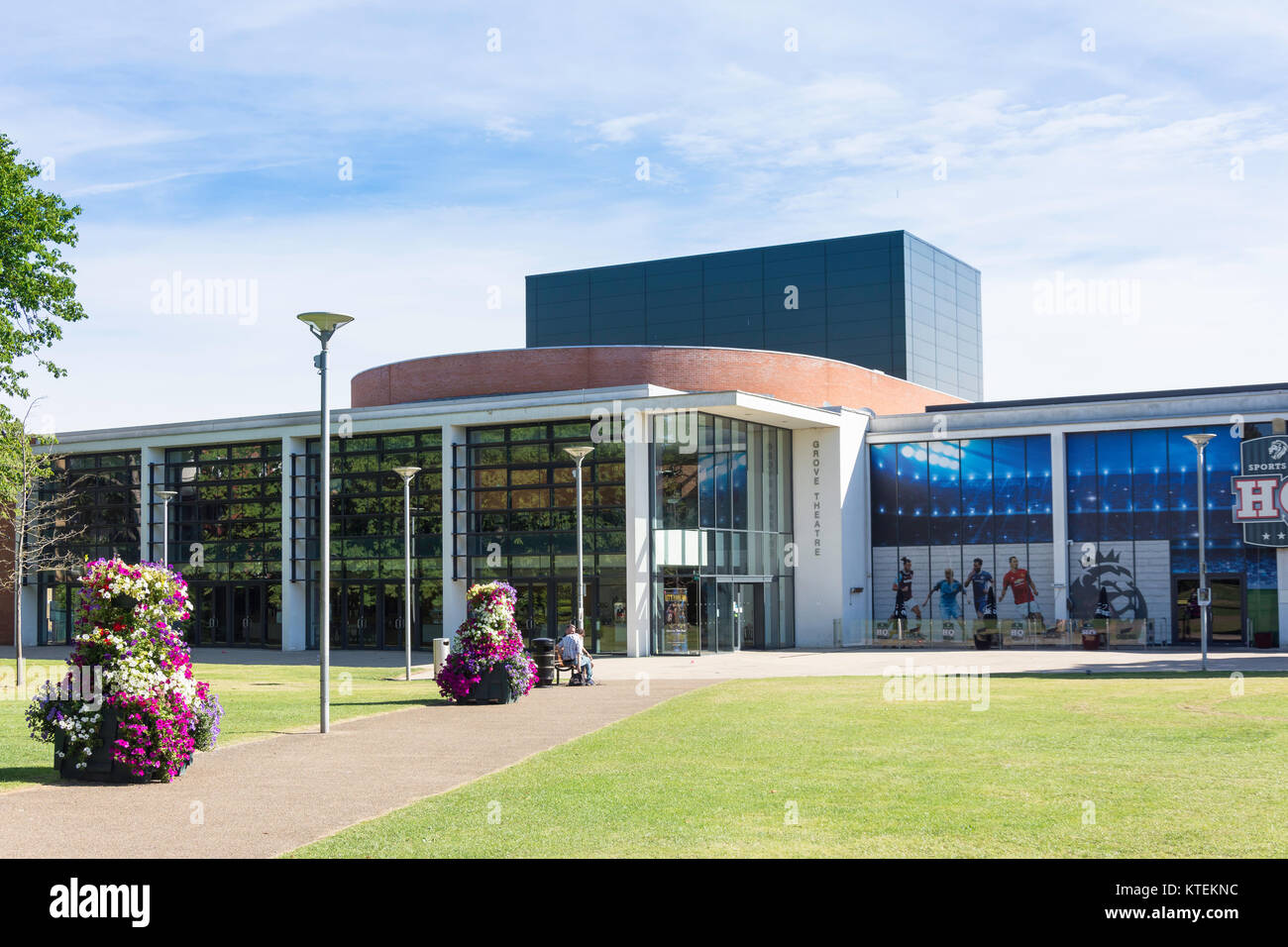 The grove dunstable hi-res stock photography and images - Alamy