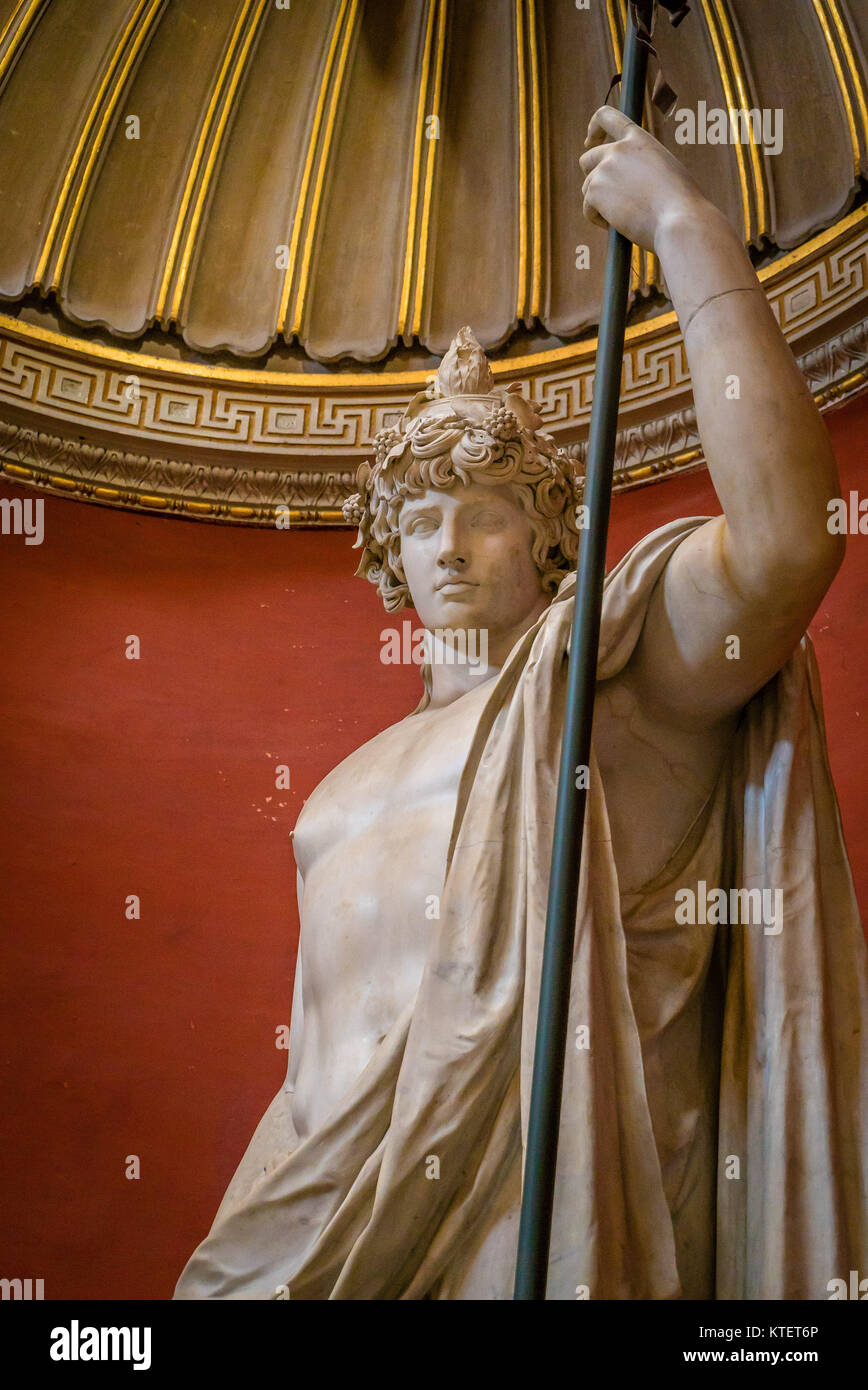 Roman soldier statue in the Vatican in Rome Stock Photo - Alamy