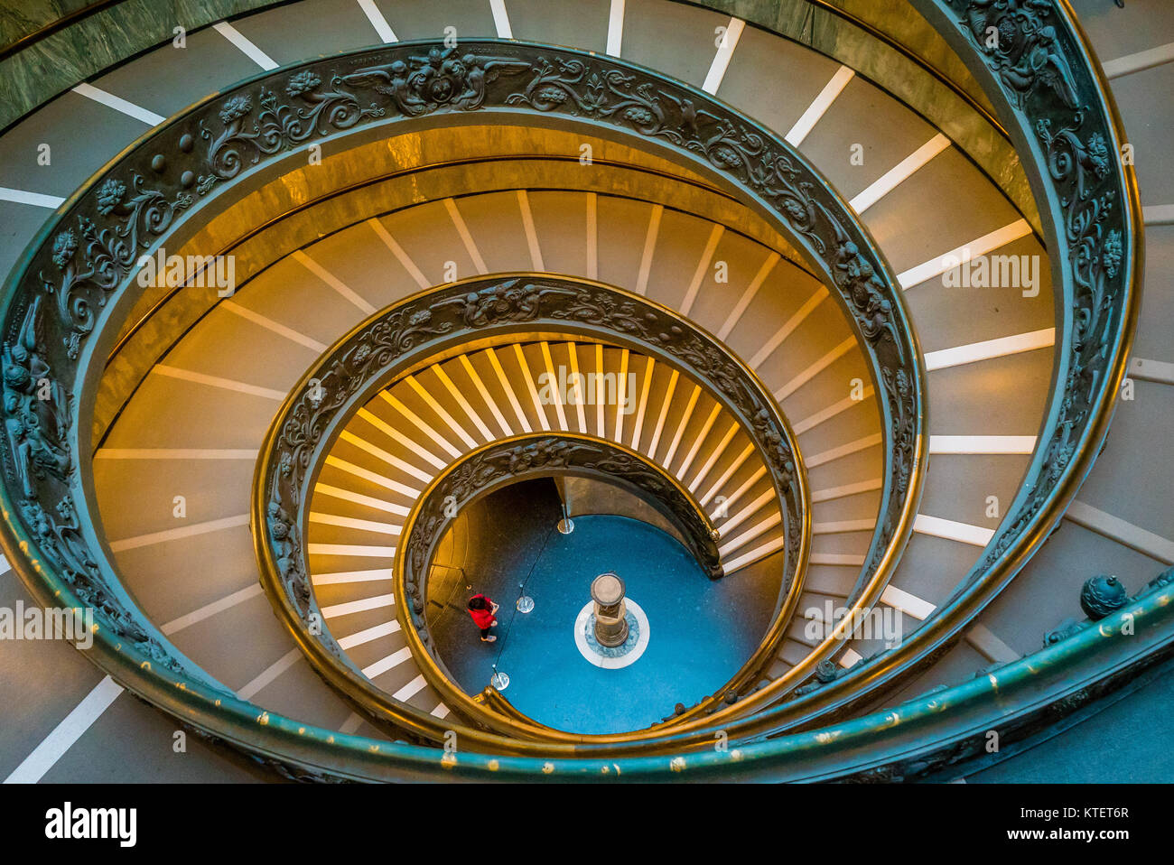 Snail staircase of the Vatican museum in Rome Stock Photo - Alamy
