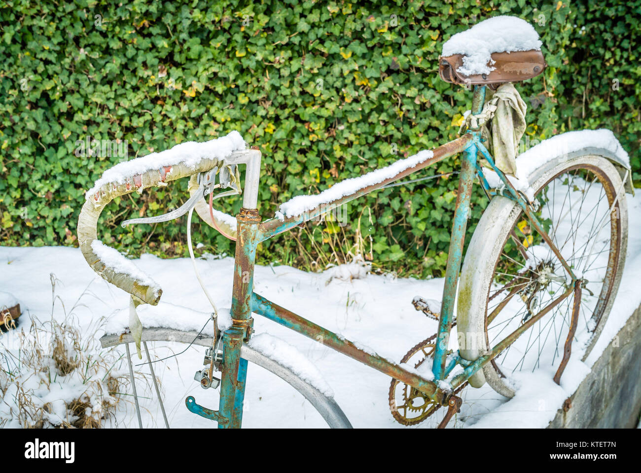Old bike snow hi-res stock photography and images - Alamy