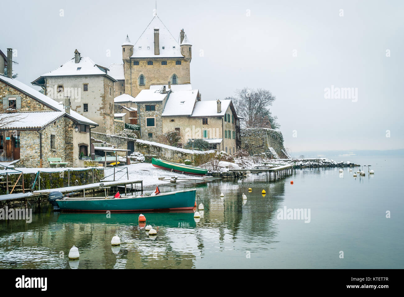 Winter in france hi-res stock photography and images - Alamy