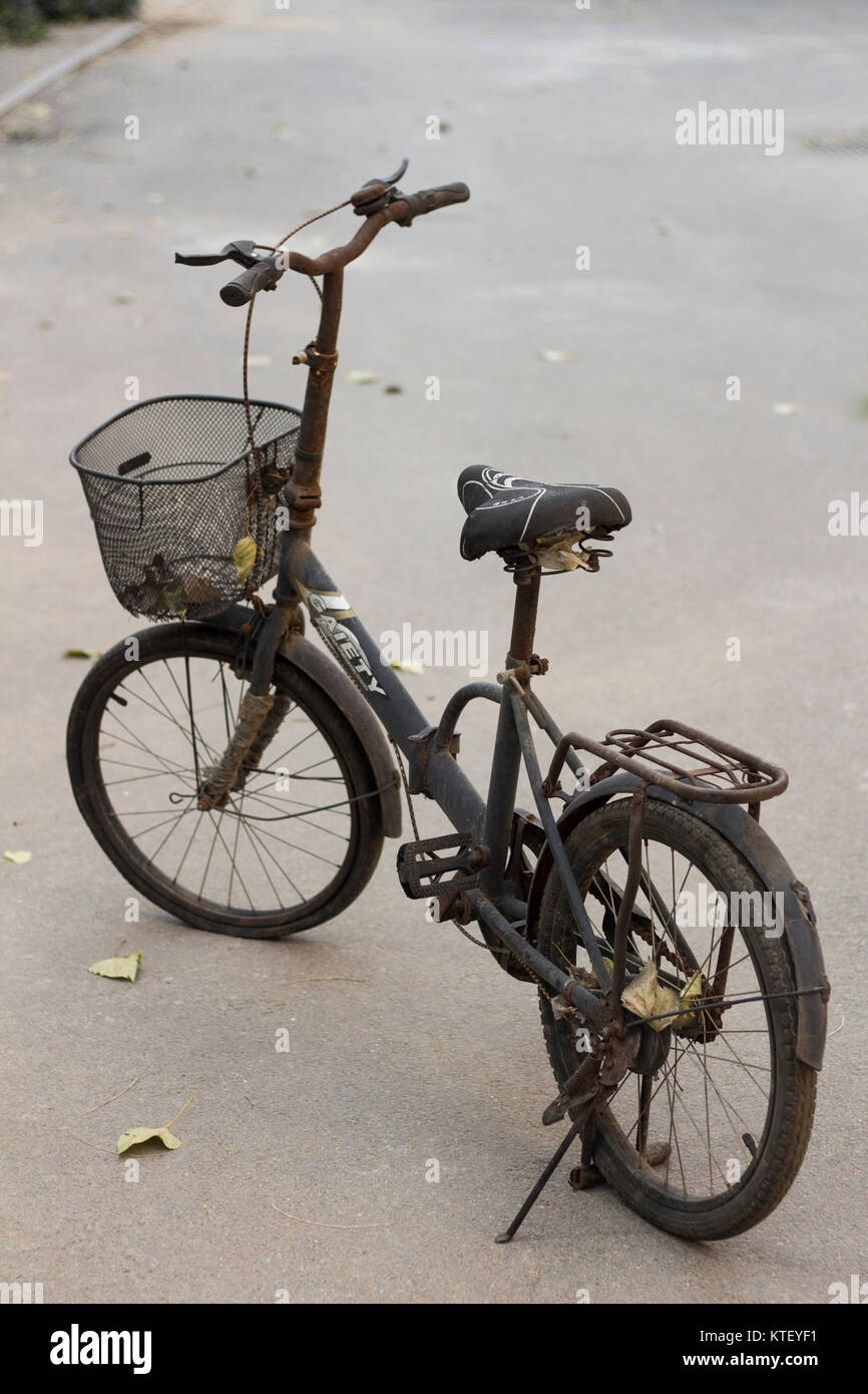 Small bicycle wheel hi-res stock photography and images - Alamy