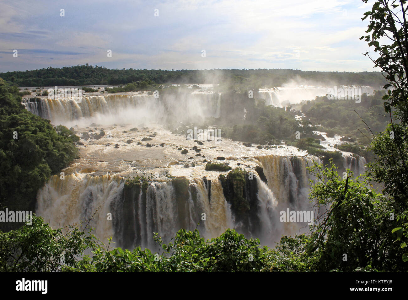 Cataratas iguazu brasil hi-res stock photography and images - Alamy