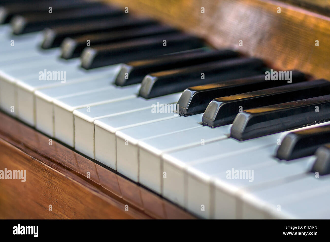 Close-up of piano keys. close frontal view Stock Photo - Alamy