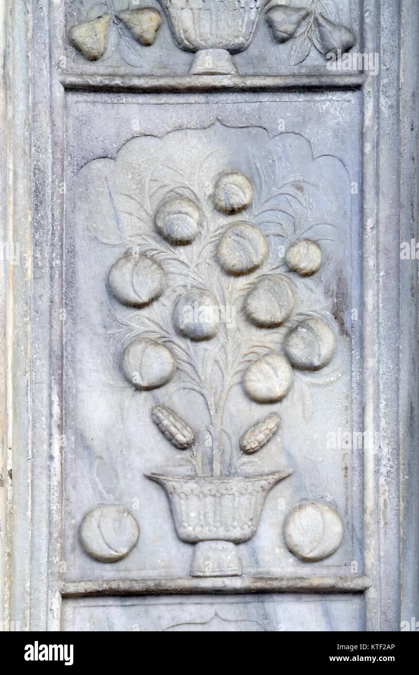 Tophane Fountain (Turkish: Tophane Çeşmesi)The sebil, a public fountain ...