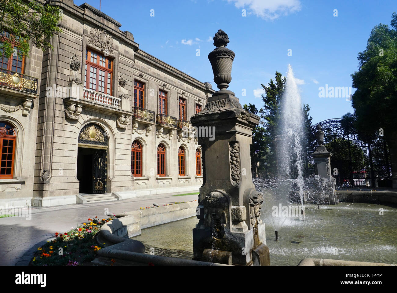 National Museum of History in the Castillo de Chapultepec (Chapultepec ...