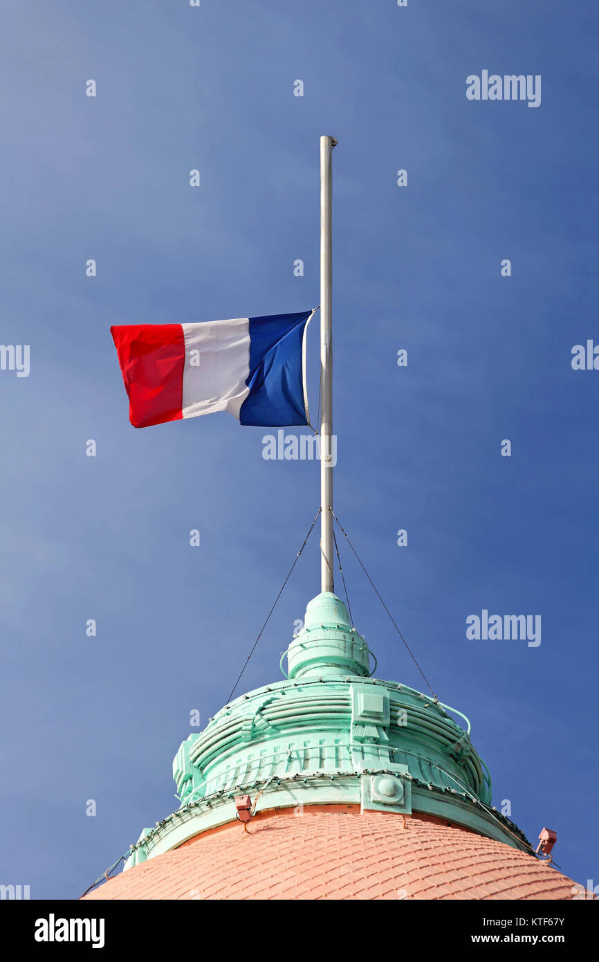 Flag half staff hi-res stock photography and images - Alamy