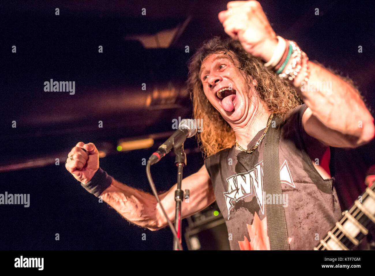 Anvil band live hi-res stock photography and images - Alamy
