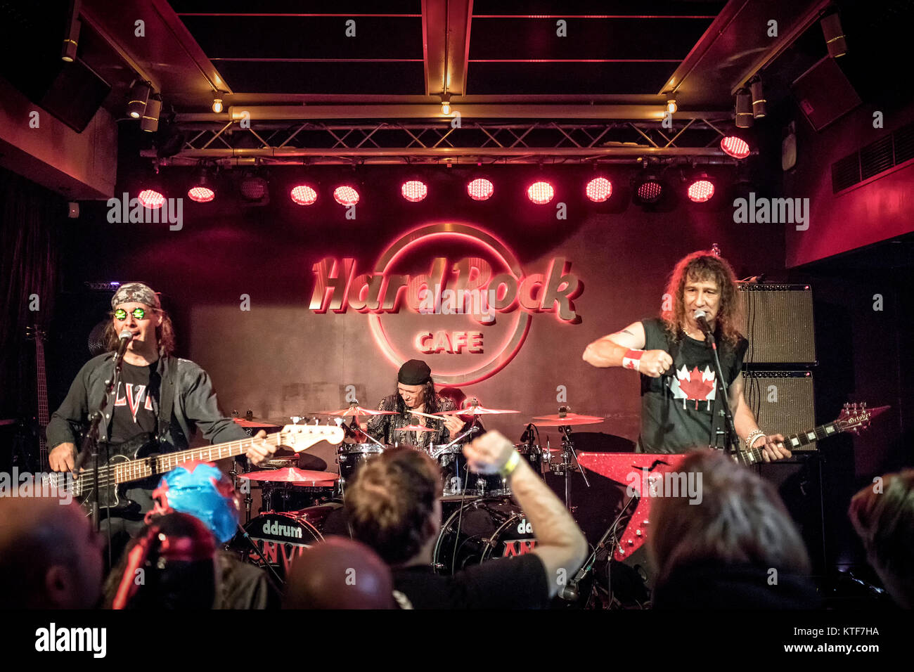 Anvil band live hi-res stock photography and images - Alamy