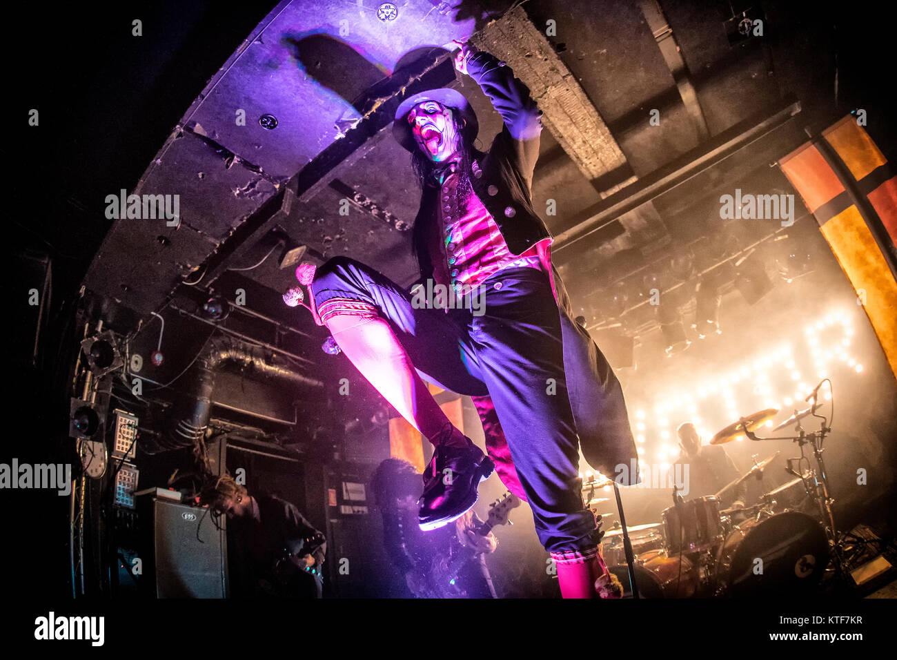 Avatar groove hi-res stock photography and images - Alamy