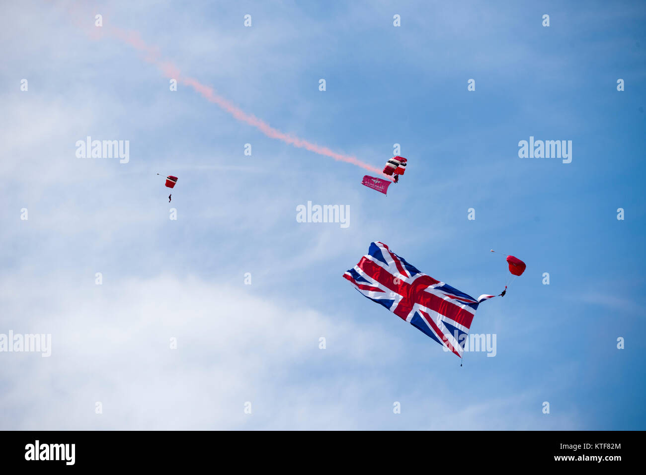 Raf parachute regiment hi-res stock photography and images - Alamy