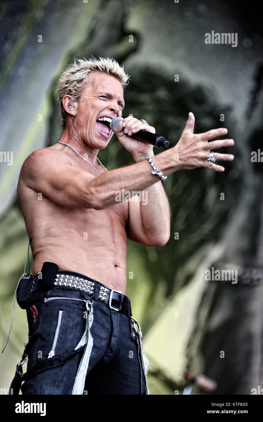 Billy Idol, the English singer and songwriter, performs a live concert ...