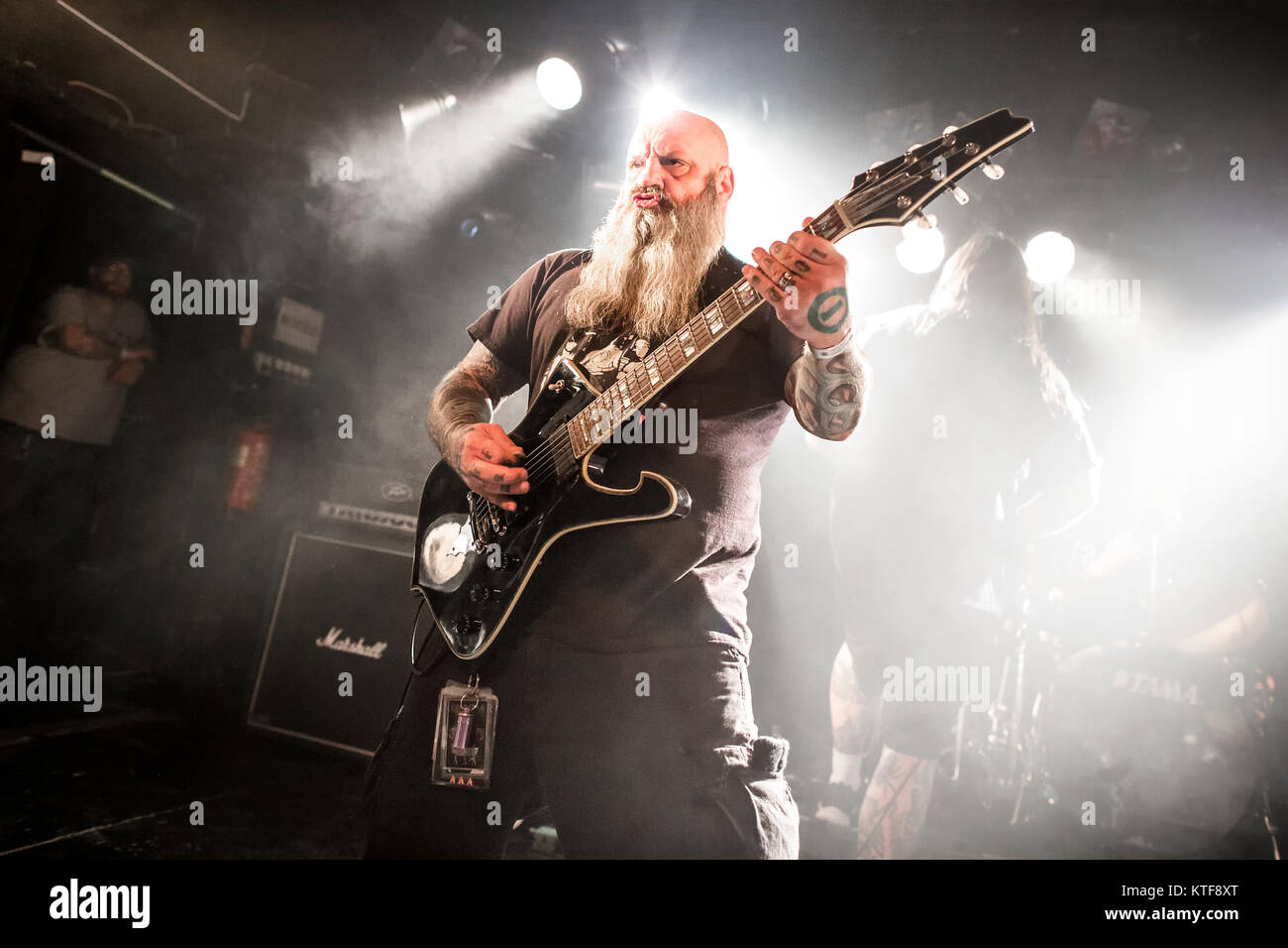 Crowbar stage hi-res stock photography and images - Alamy