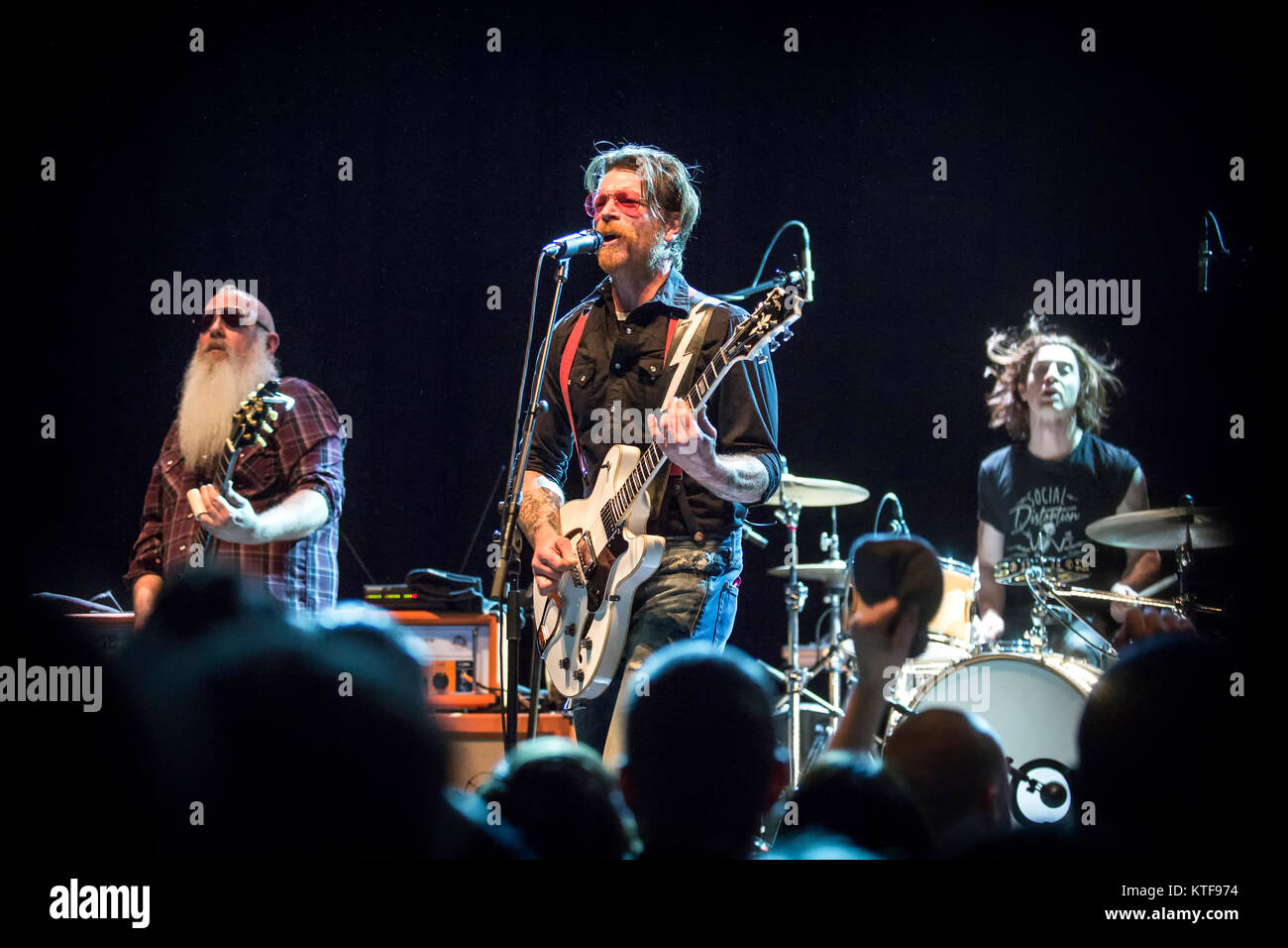 Eagles of death metal in concert hi-res stock photography and images ...