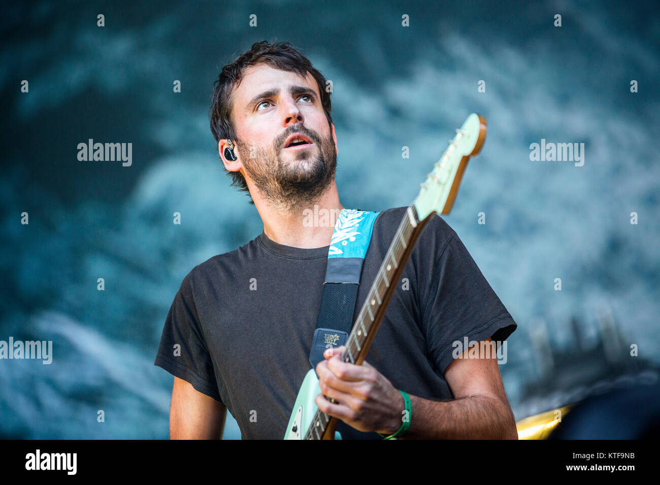 Foals band hi-res stock photography and images - Alamy