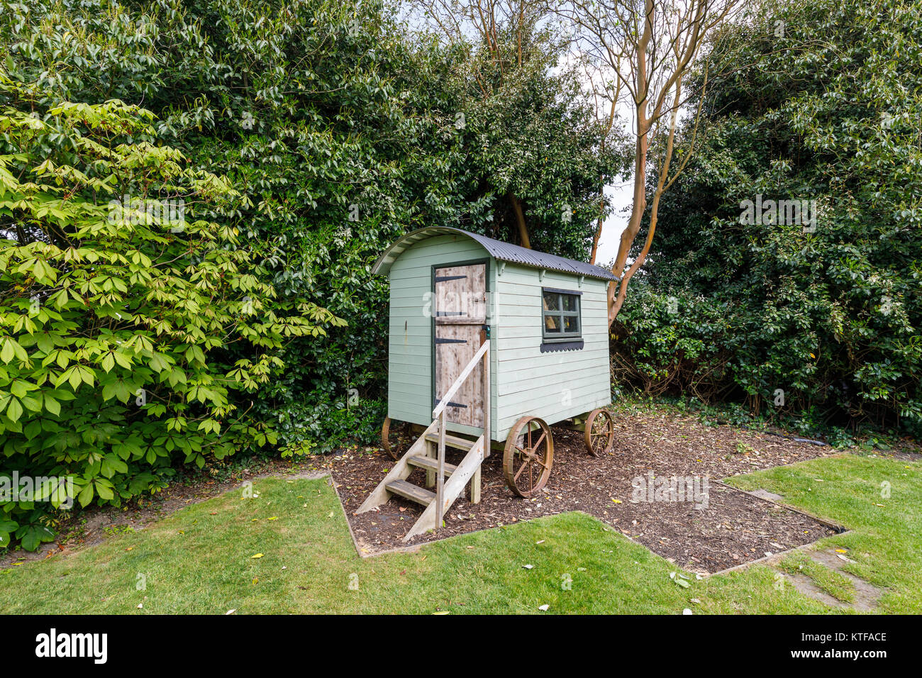 Shepherds Hut Stock Photos & Shepherds Hut Stock Images - Alamy