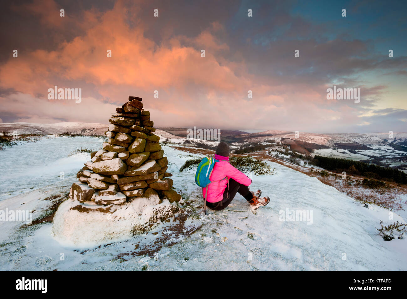 Black mountains wales hi-res stock photography and images - Alamy