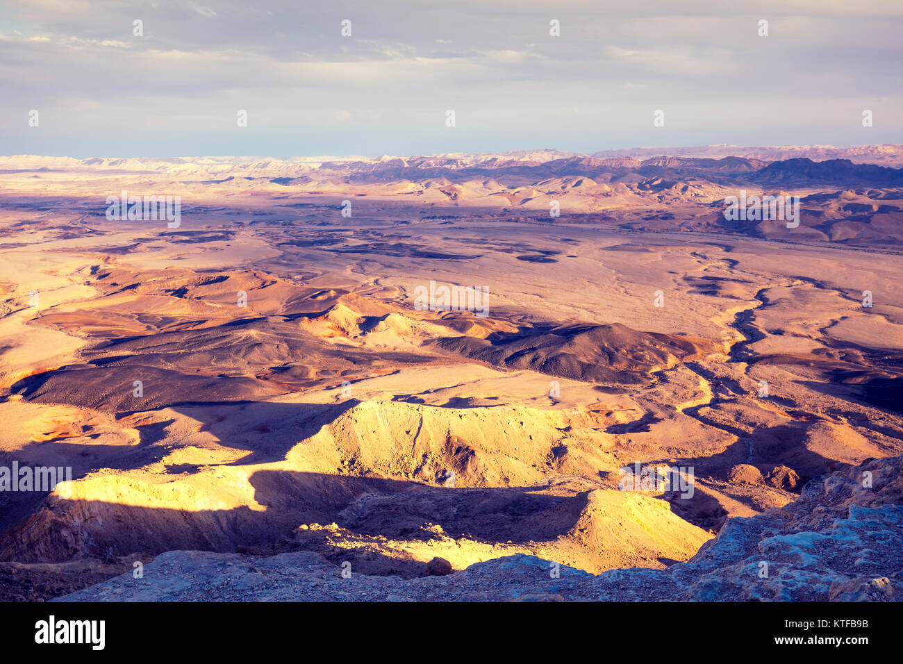 Makhtesh Ramon Crater in Negev desert, Israel Stock Photo - Alamy