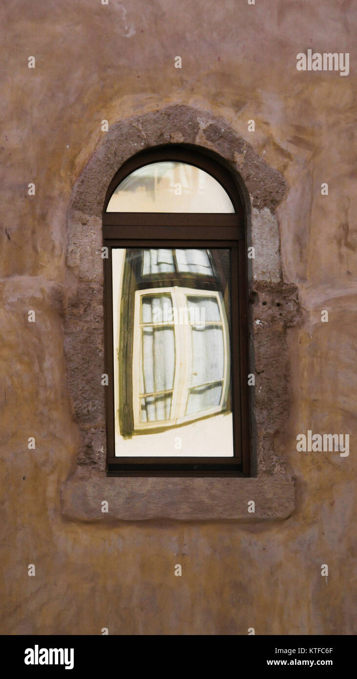Windowed building hi-res stock photography and images - Alamy