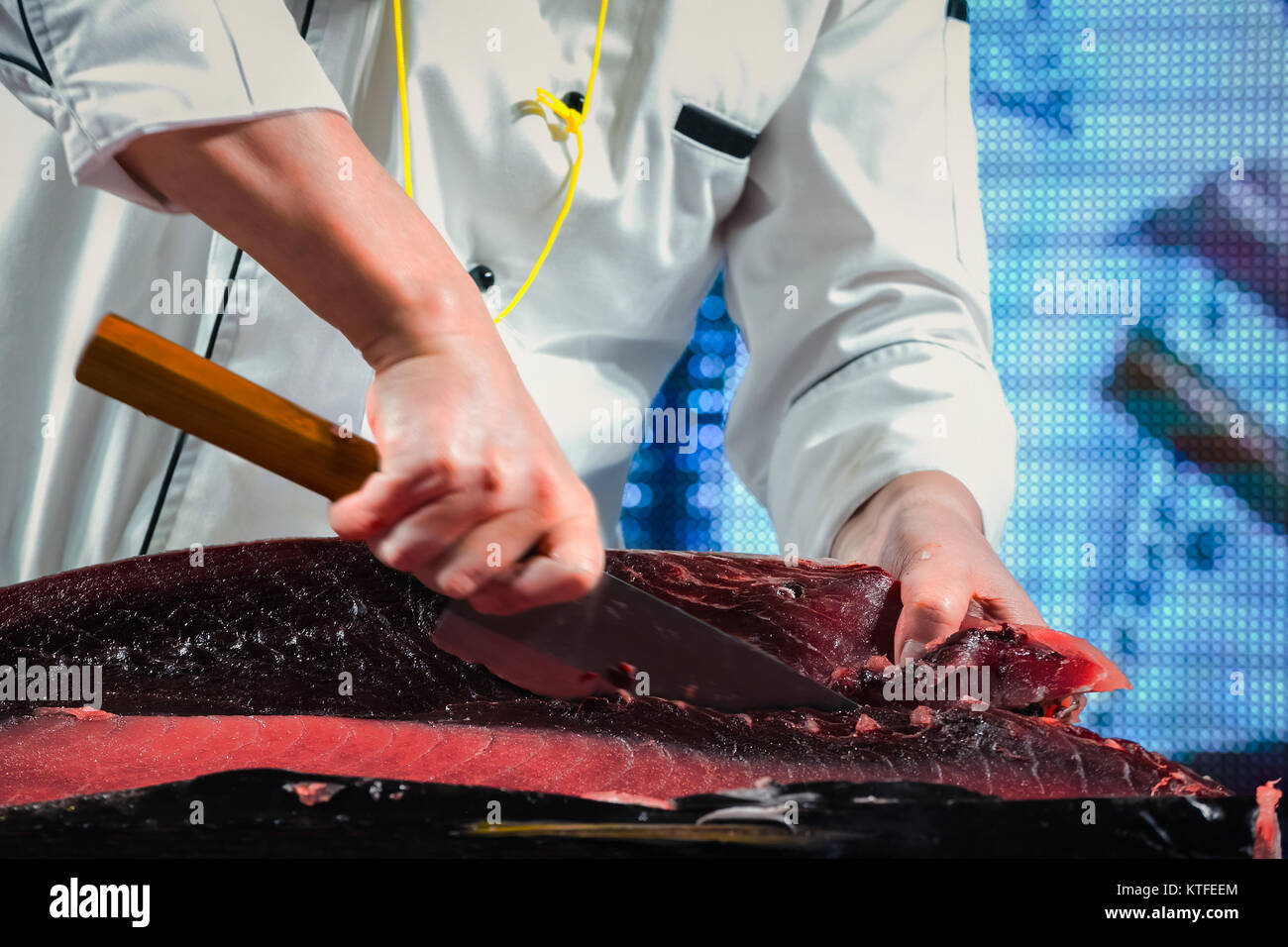 BANGKOK, THAILAND - FEBRUARY 2 2016: Unidentified Japanese "Sashimi ...