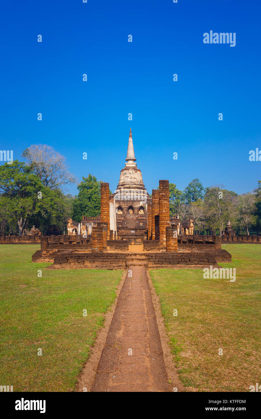 Wat Chang Lom Temple at Si Satchanalai Historical Park, a UNESCO world ...