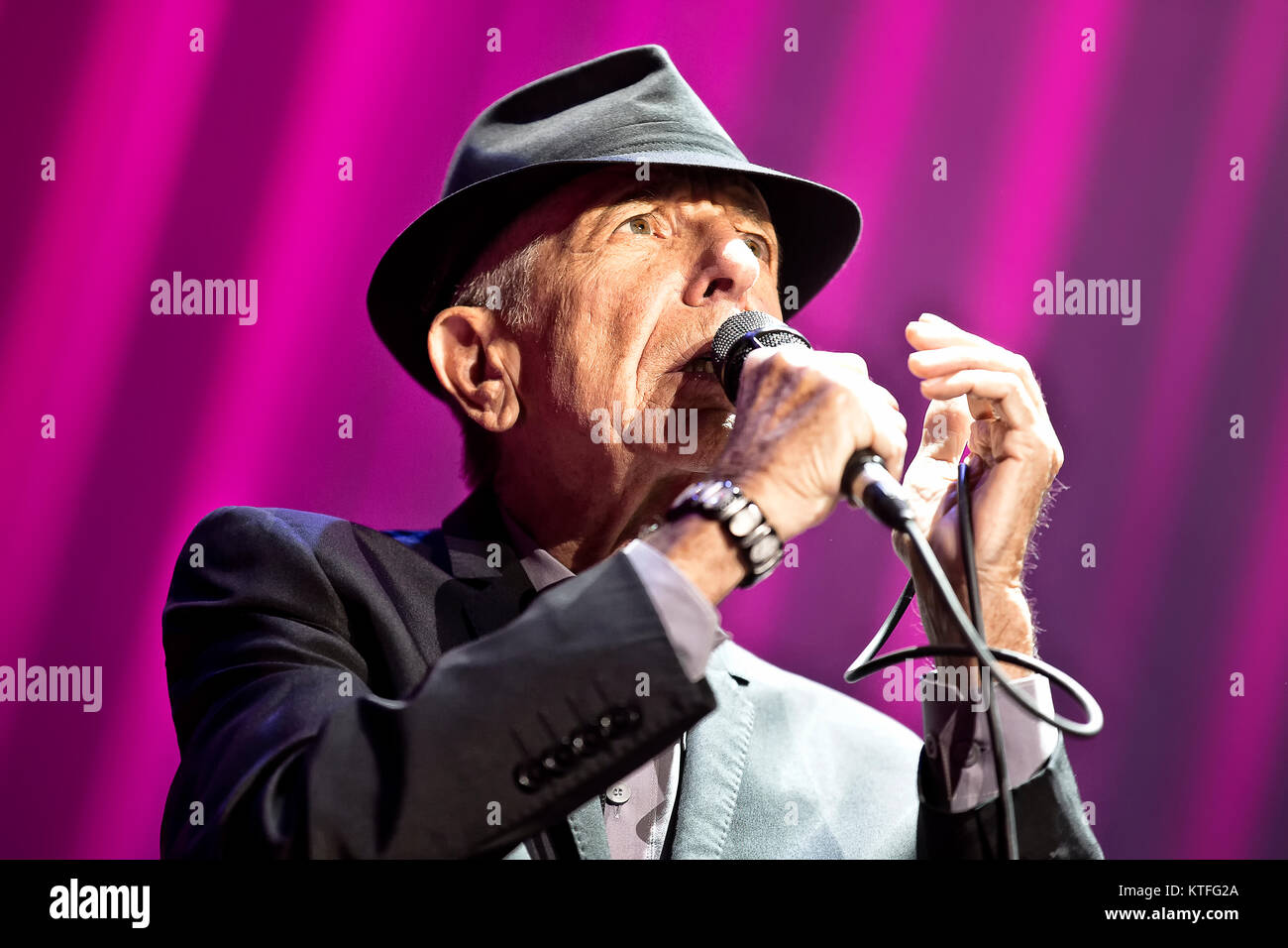 Leonard cohen hi-res stock photography and images - Alamy