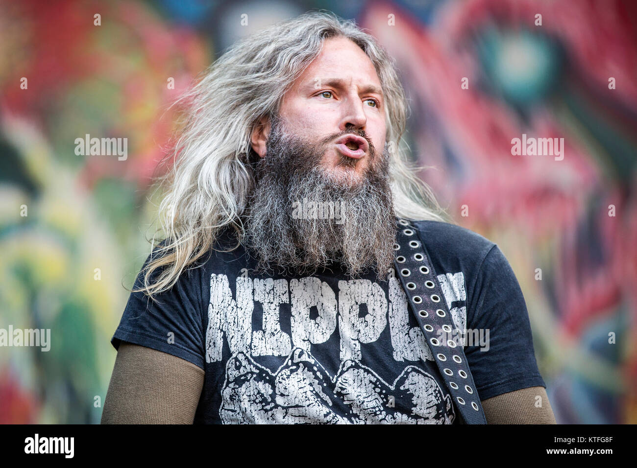 Troy sanders bassist singer mastodon live hi-res stock photography and ...