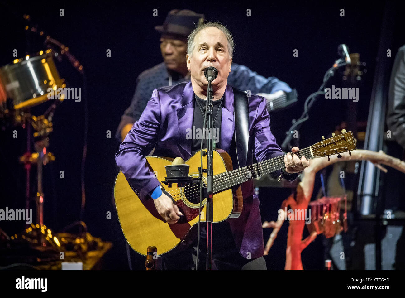 The American singer and songwriter Paul Simon performs a live concert ...