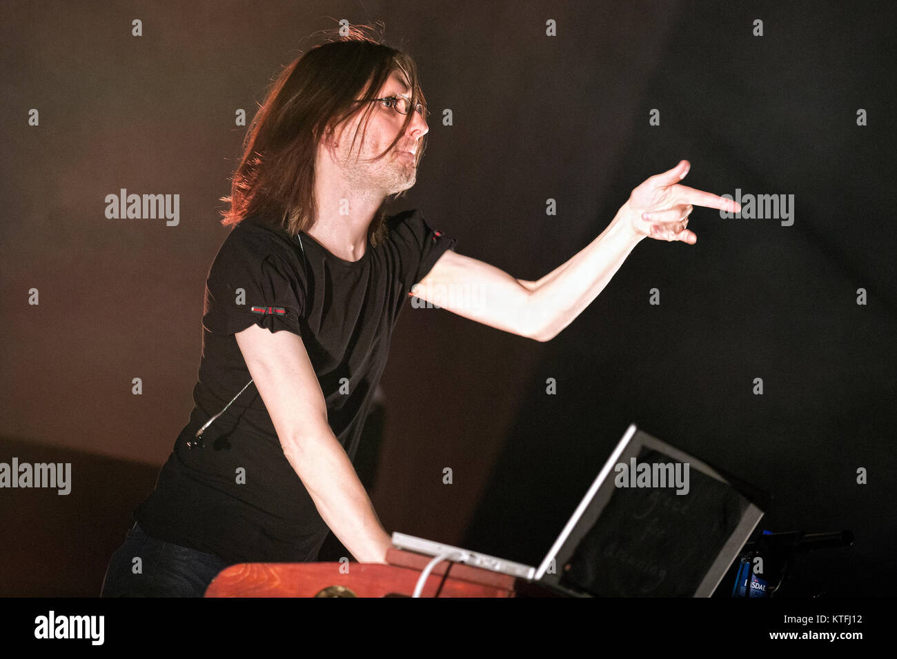 The English record producer, musician and guitarist performs a live ...