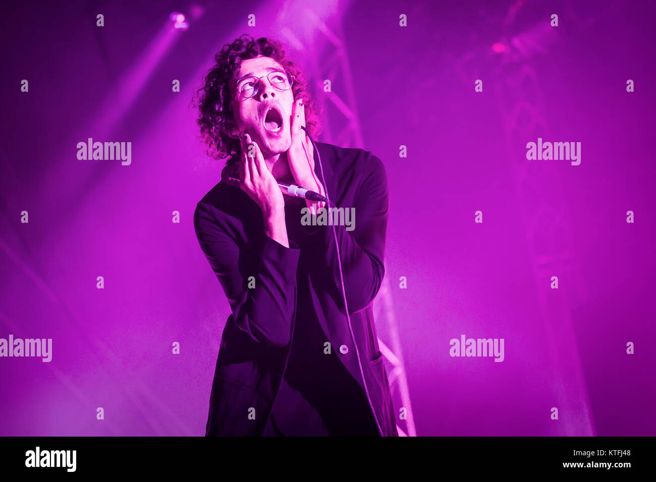 1975 band matt healy hi-res stock photography and images - Alamy