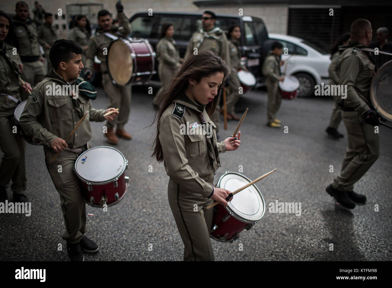 Bethlehem, Palestinian Territories. 24th Dec, 2017. Palestinian scouts ...