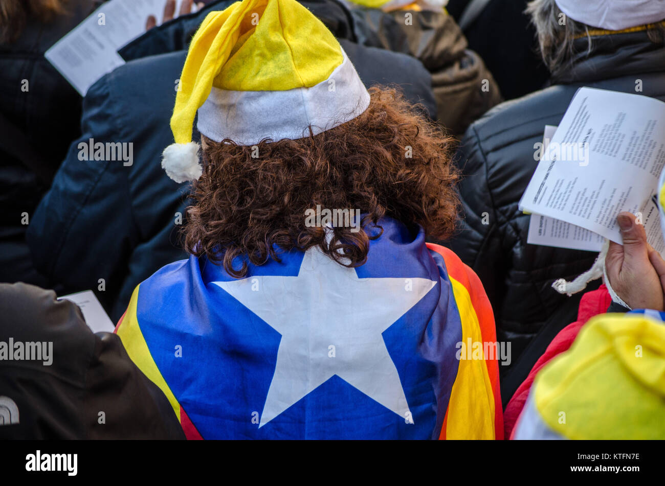 Barcelona, Catalonia, Spain. 24th Dec, 2017. A participant with the ...