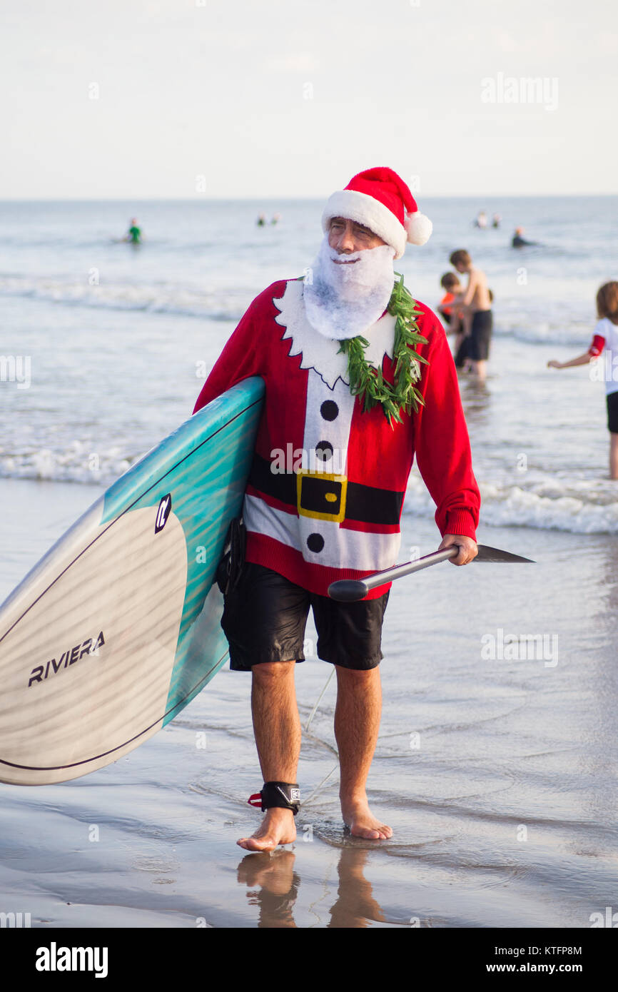 Santa claus surfers hi-res stock photography and images - Alamy