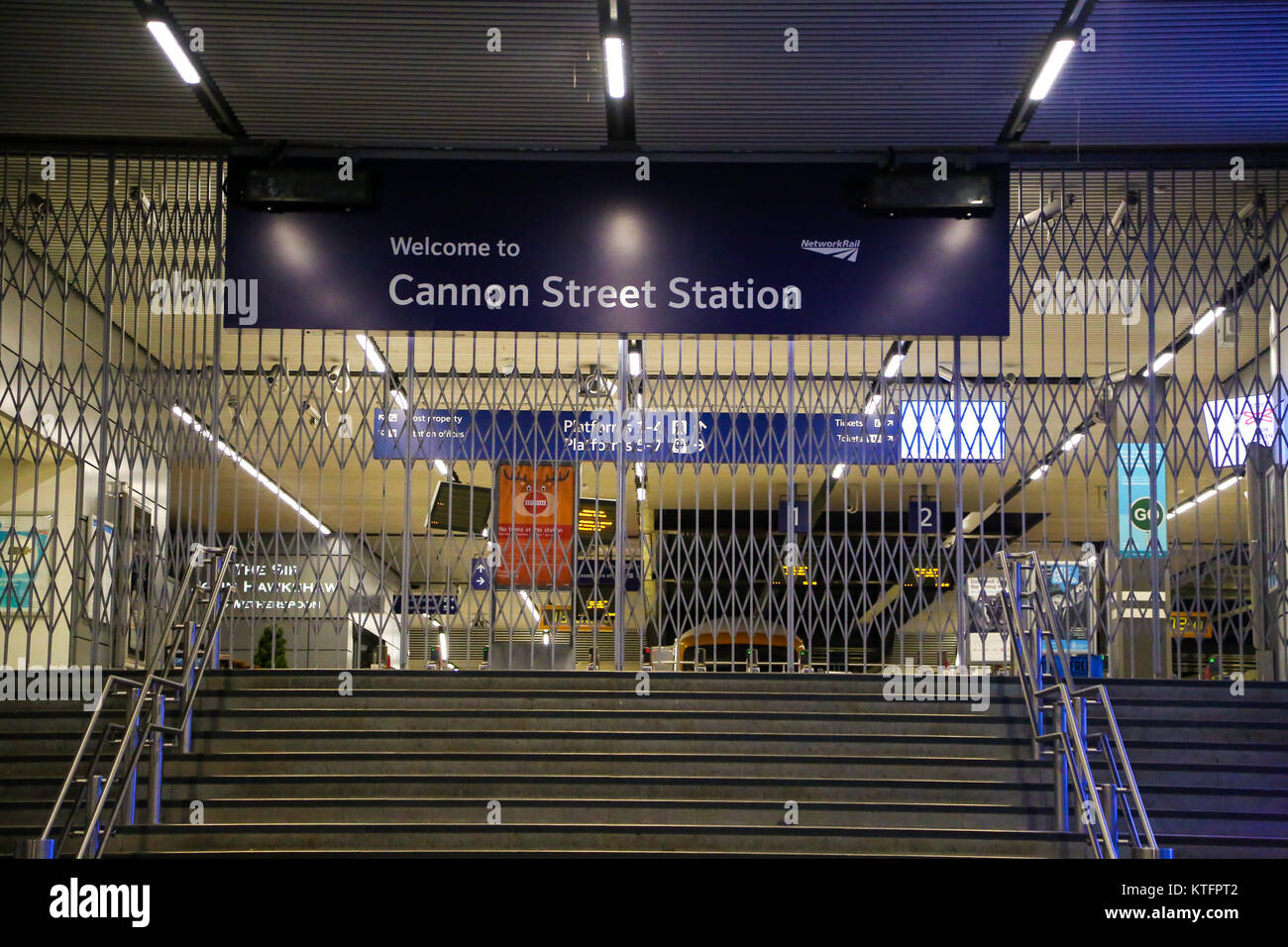 Cannon Street Station. London, UK. 24th Dec, 2017. Cannon Street ...