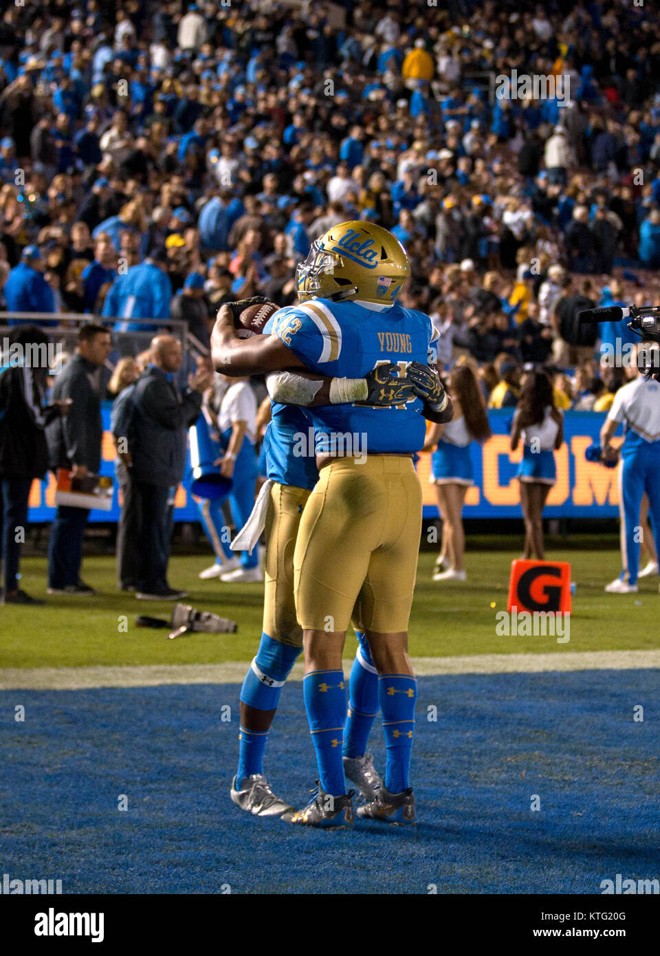 Pasadena, CA. 24th Nov, 2017. UCLA linebacker (42) Kenny Young, who ...