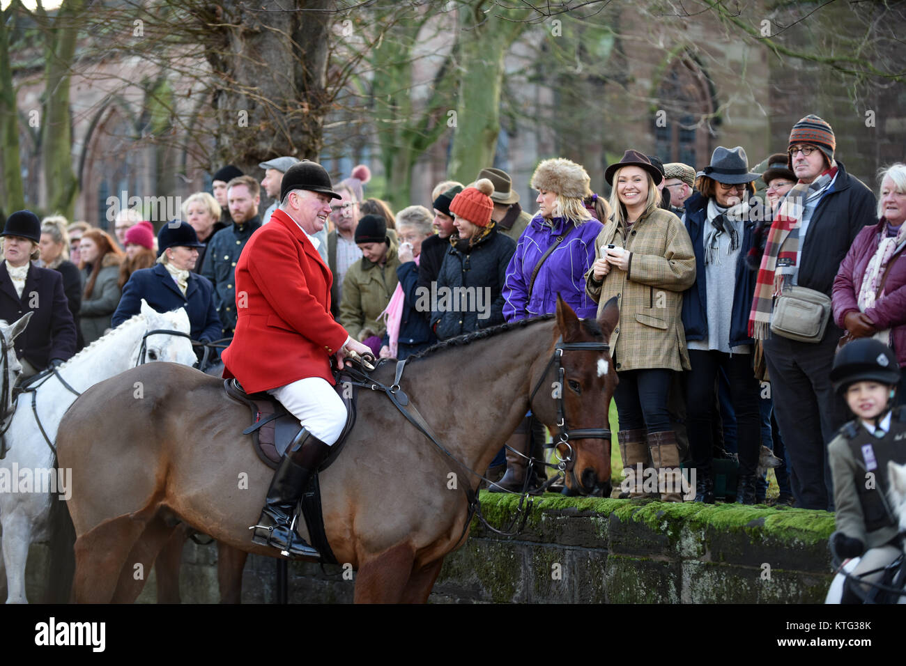 Fox hunting supporters hi-res stock photography and images - Alamy