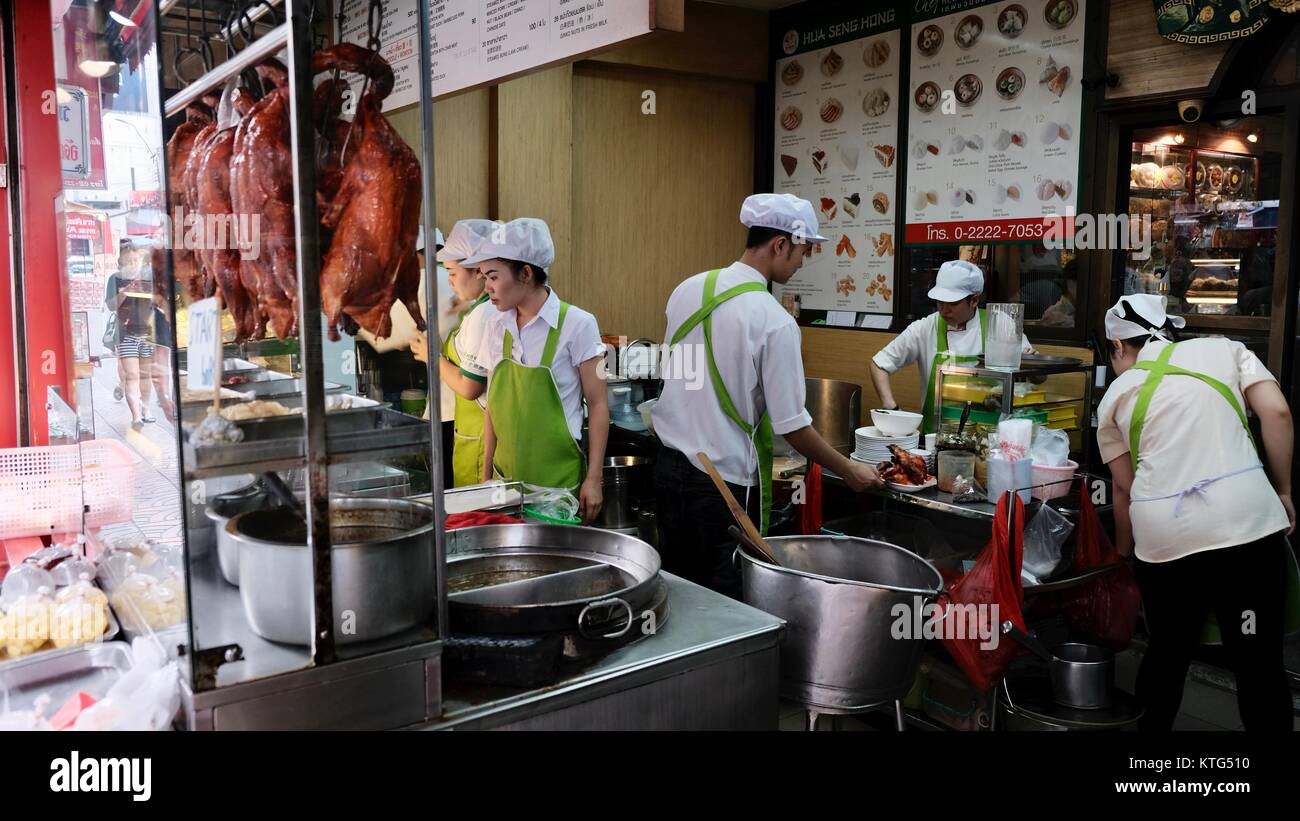 Cooking chefs hi-res stock photography and images - Alamy