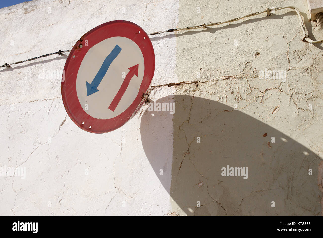 Alicante road sign hi-res stock photography and images - Alamy
