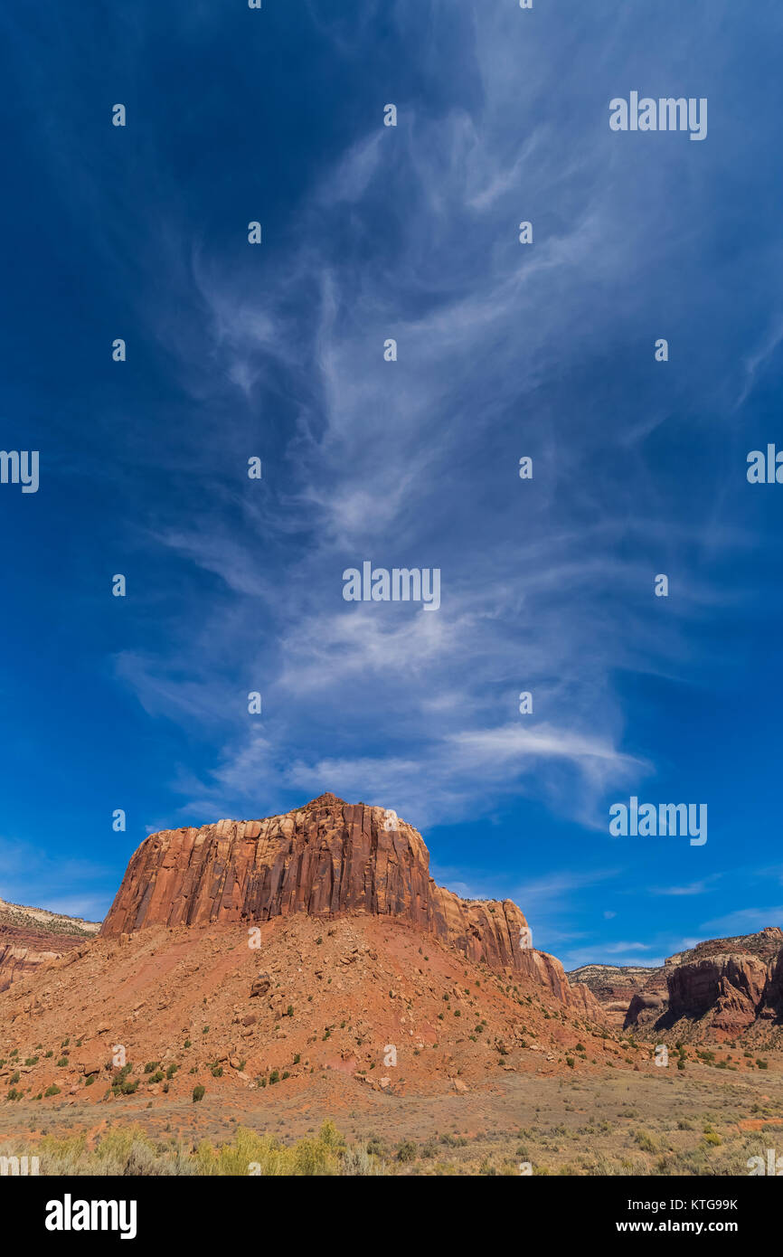 Red sandstone mesa straight out of the Old West in Indian Creek ...
